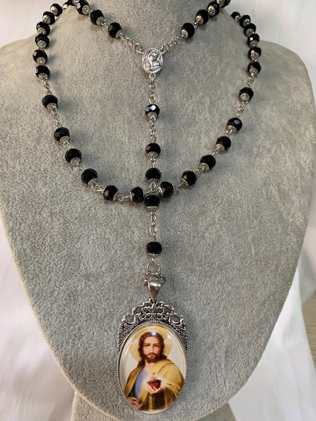 BLEEDING HEART of JESUS. Rosary, Necklace. - Etsy