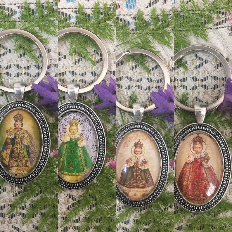Holy Child Jesus of Prague. Keychains. - Etsy