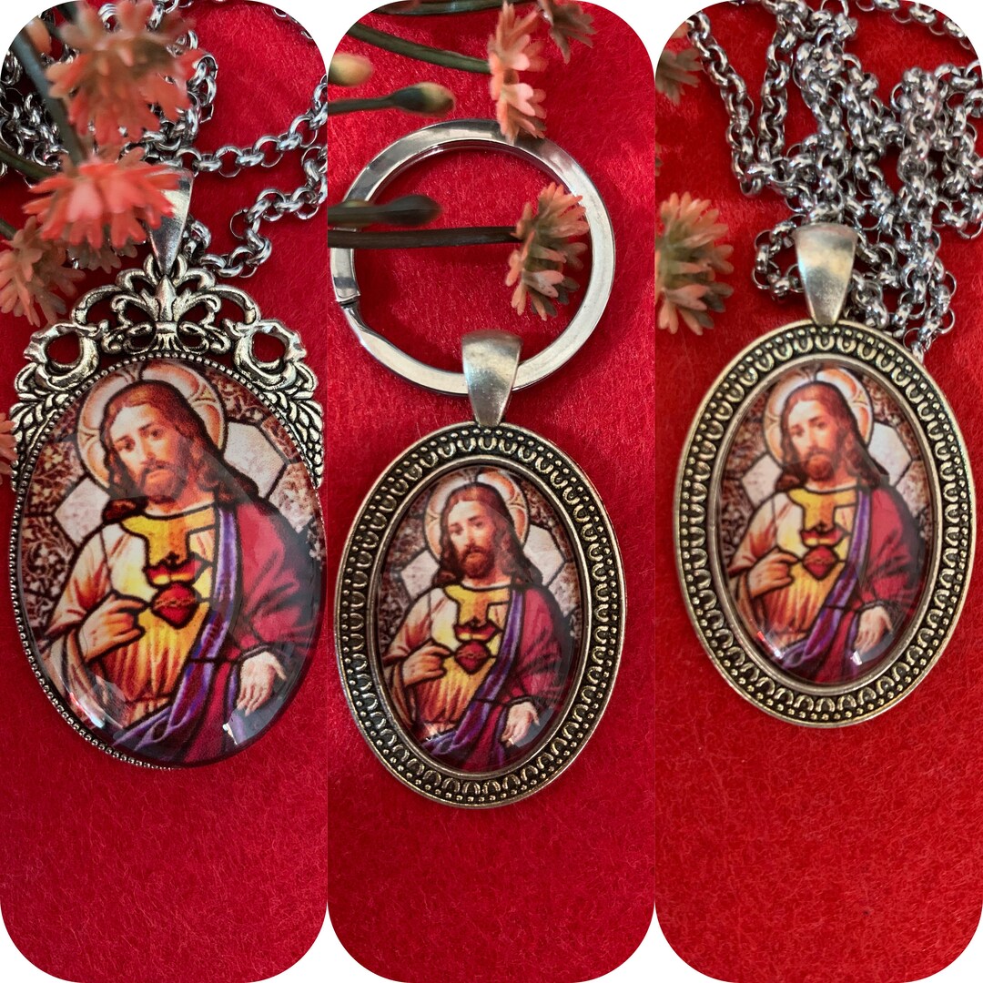 Sacred Heart of Jesus. Pendants Keychains. - Etsy