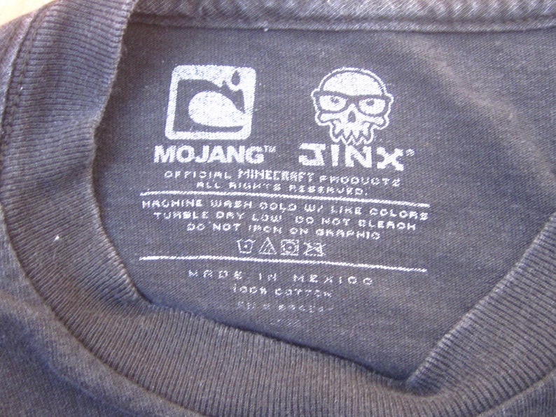 JINX Mojang Periodic Table of Minecraft Gamer Black T-shirt Size SMALL ...