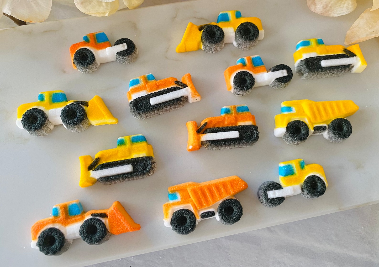 CONSTRUCTION ASSORTMENT Edible Sugar Decorations - Steam Roller, Dump ...