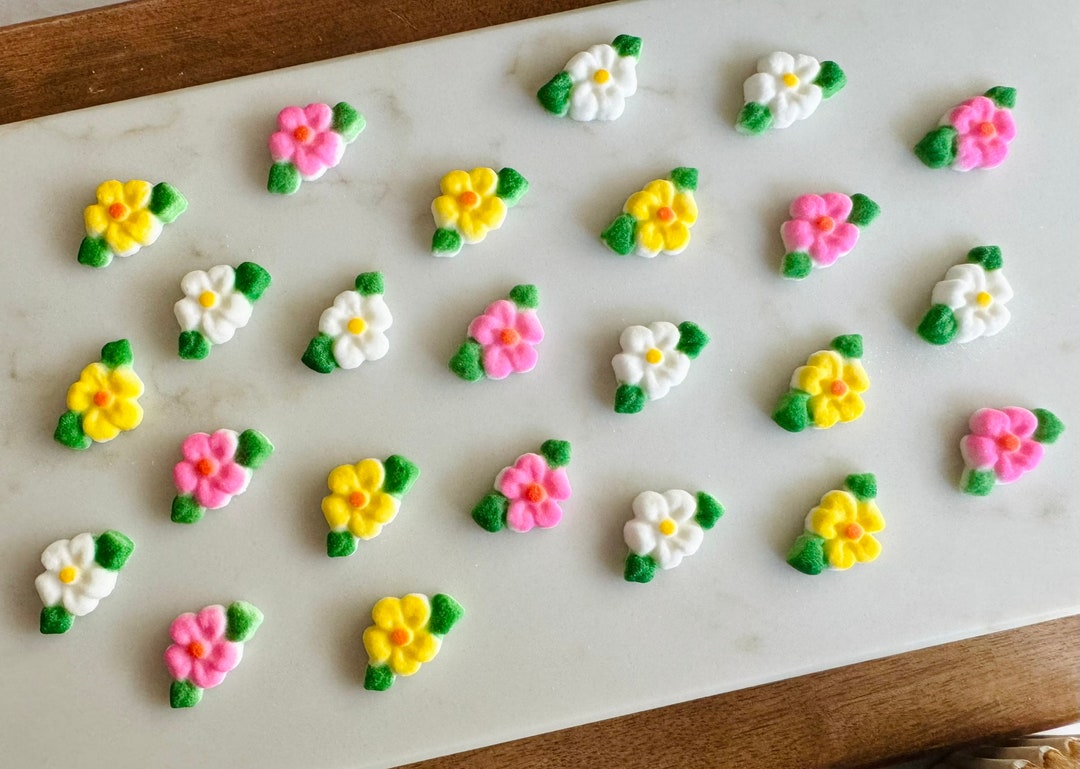 MINI FLOWERS With LEAVES Assortment - 24 Pieces Edible Sugar ...