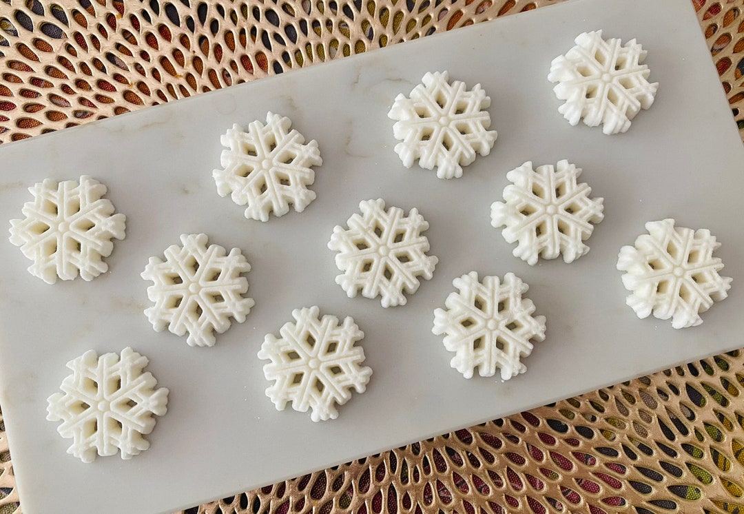 SNOWFLAKE Edible Sugar Decorations - 12 Pieces - for Christmas Holiday ...