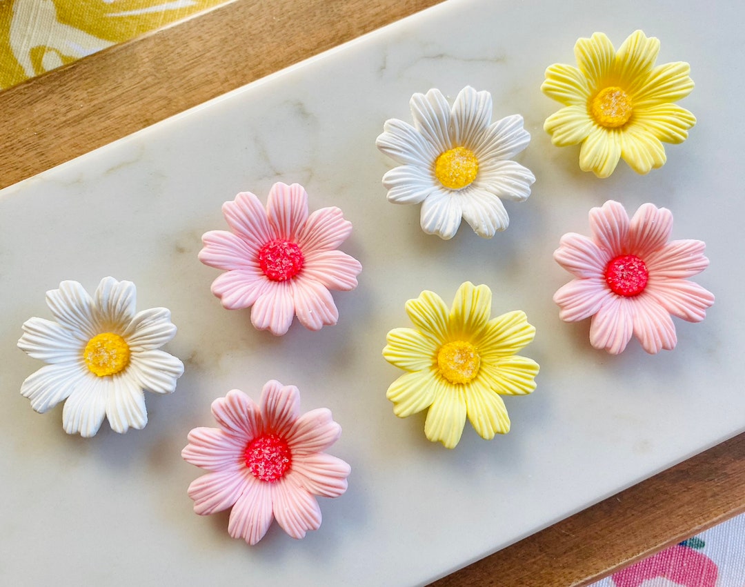 WHITE, PINK, YELLOW Daisy Gum Paste Flower Assortment - 12 Pieces ...