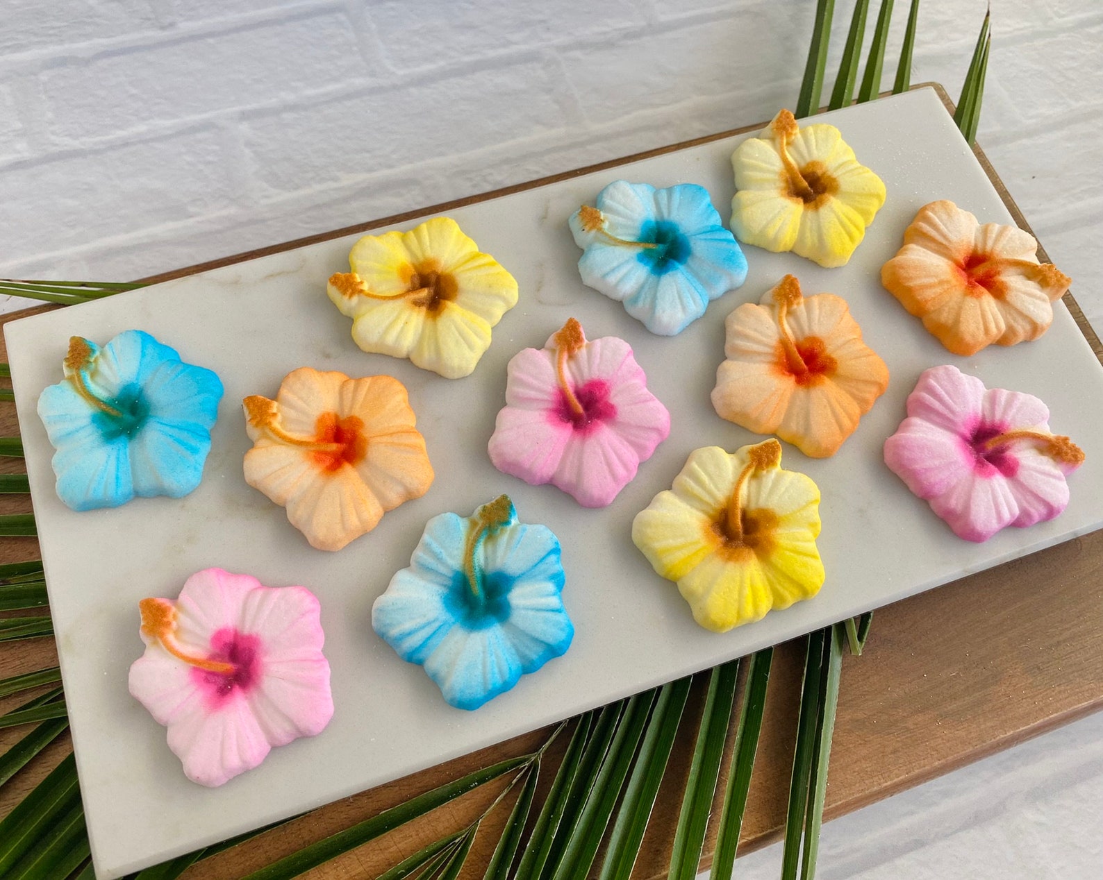 HIBISCUS FLOWER ASSORTMENT 12 Pieces Edible Sugar Decorations - Etsy