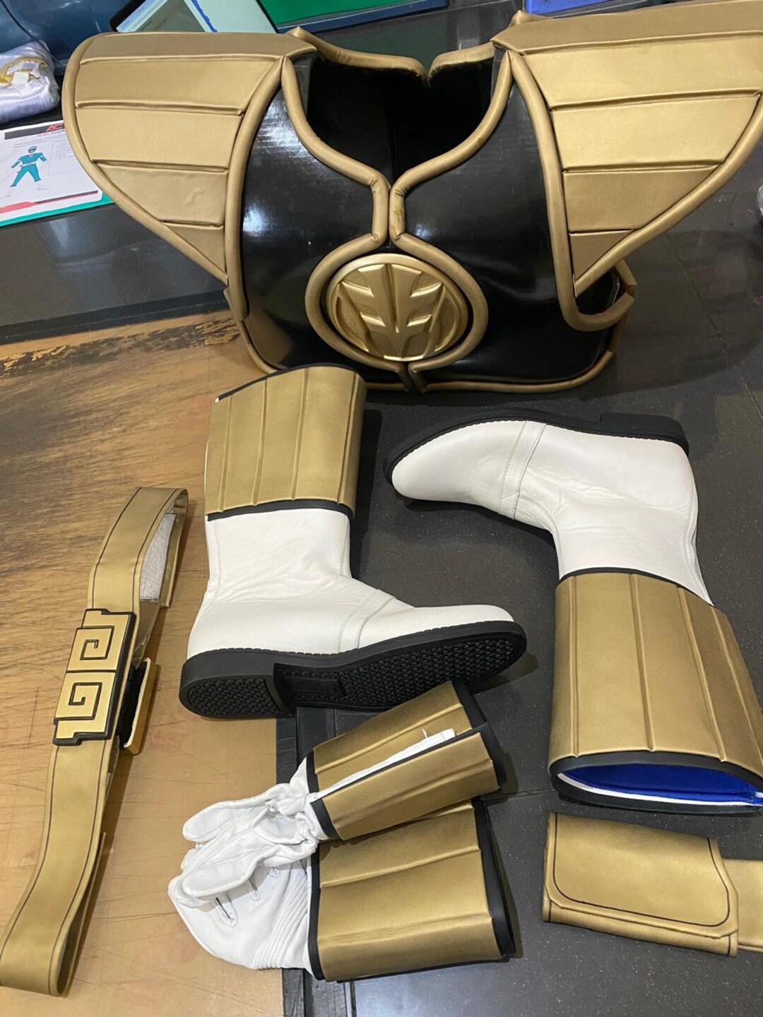 ANIKI WAREHOUSE SALE White Ranger Mmpr Mighty Morphins Cosplay Costume ...