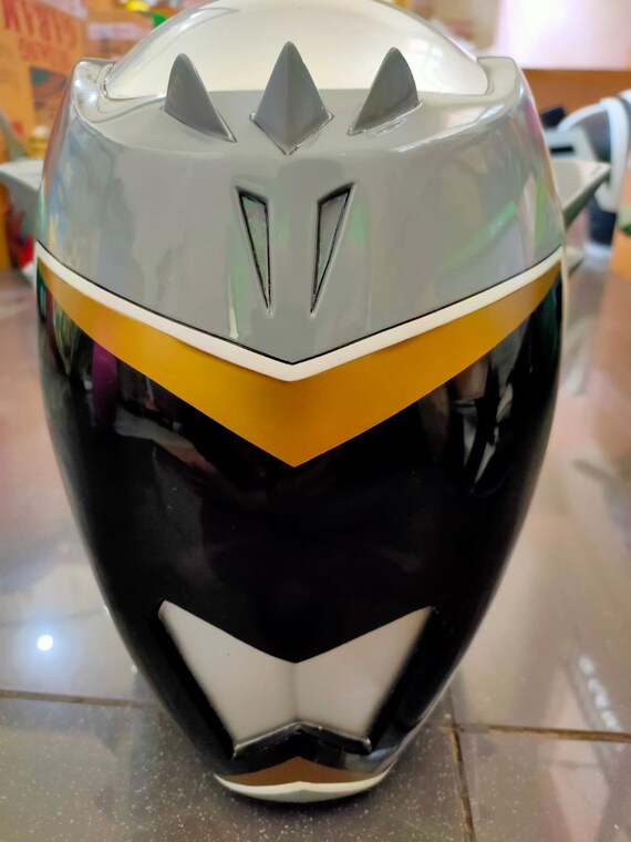 Kyoryuger Red Helmet