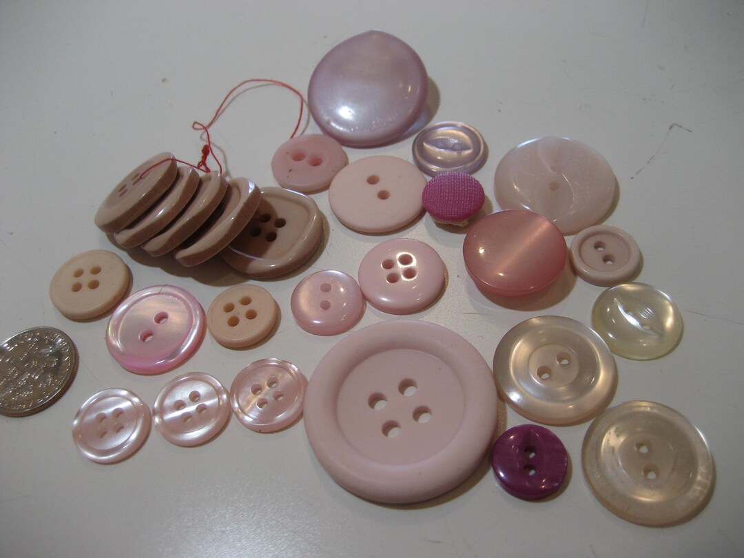 Group Lot of 26 Vintage Shades of Pink Buttons, Colorful Mod Buttons - Etsy