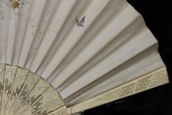 Victorian cream silk satin painted hand fan, antique … - Gem