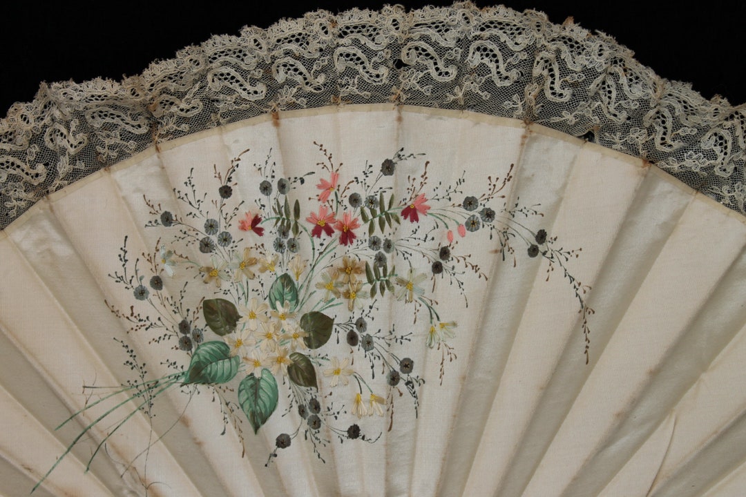 Victorian Cream Silk and Lace Folding Hand Fan, 1860-1890 Painted ...