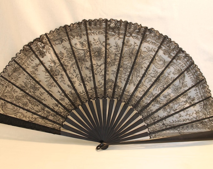 Antique Large Black Lace Hand Fan, Victorian Chantilly Style Lace Leaf ...