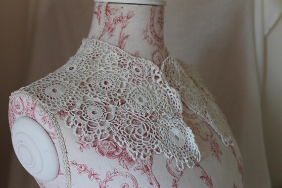Antique Victorian lace collar, large white floral dre… - Gem