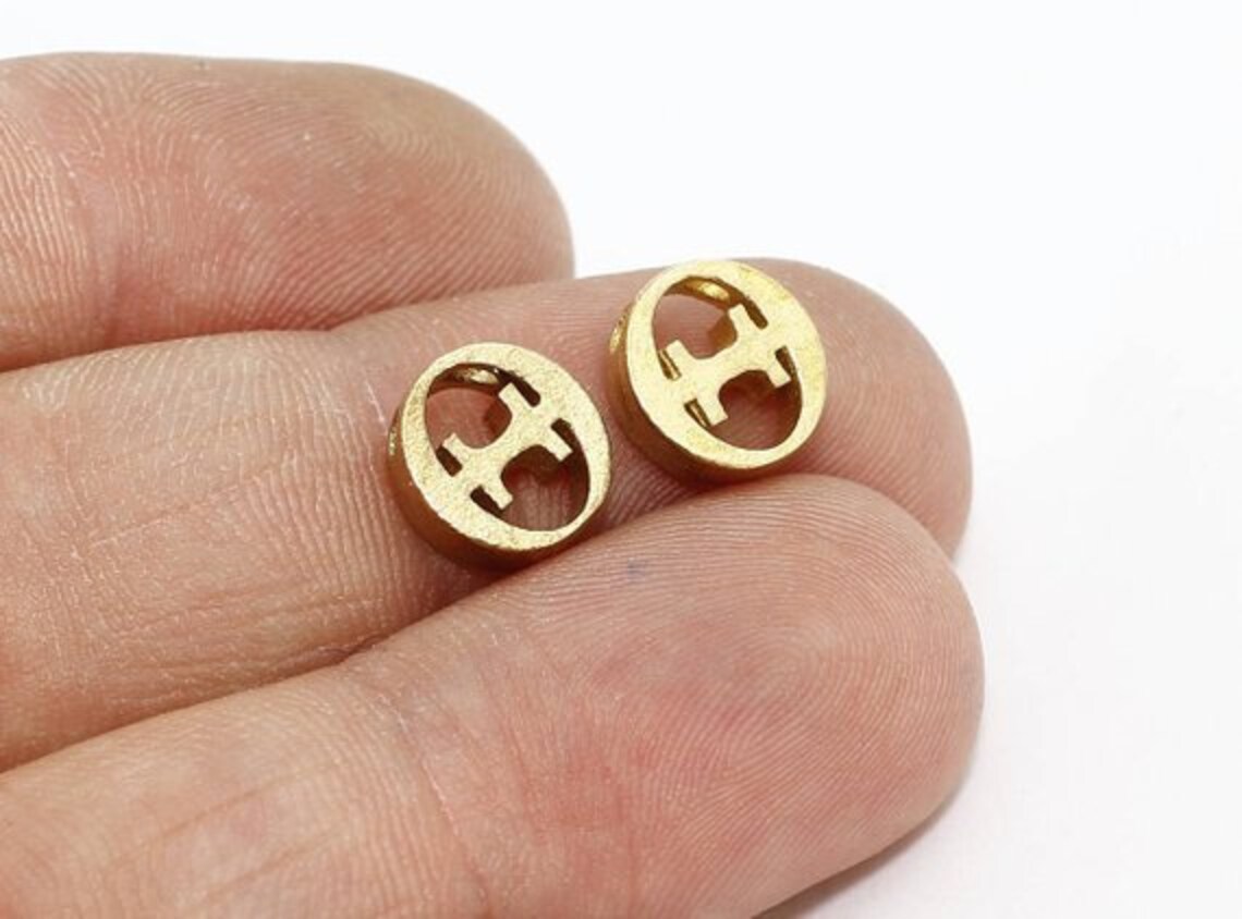 Gold Theta necklace. Greek letter jewelry.Theta letter | Etsy