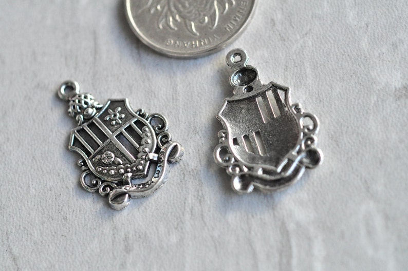 25pcs Antique Silver Shield Charm Pendant Crown Charm 19x28mm | Etsy