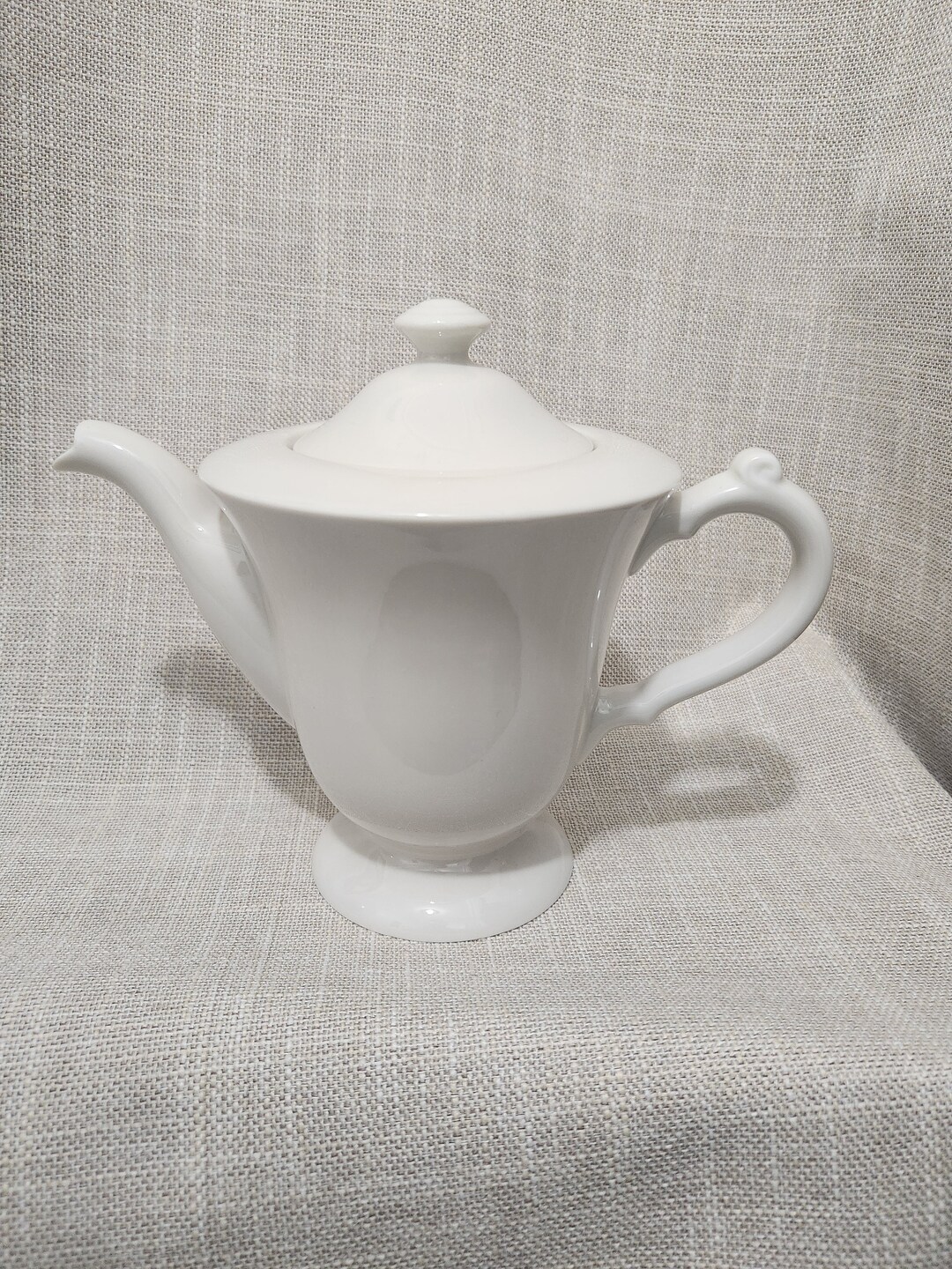 White Minimalist Tea or Coffee Pot - Etsy