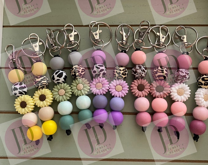 Adorable Mini Sunflower Beaded Keychain/beaded Keychain & Sunflower ...