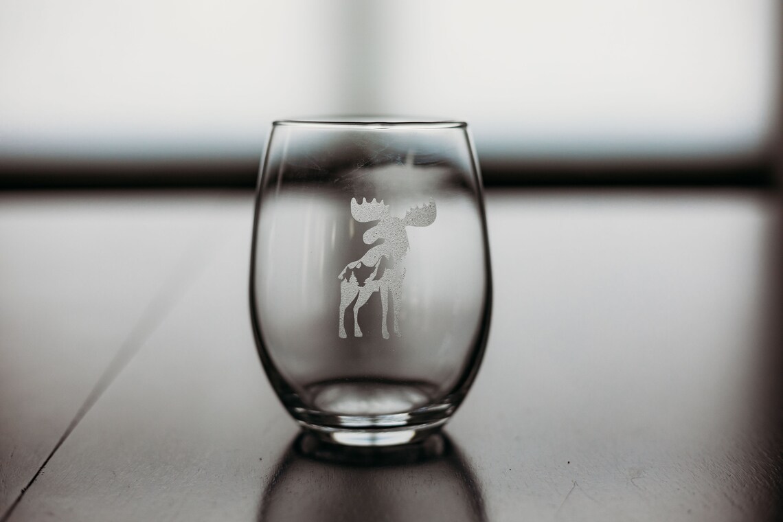 Mountain Moose Stemless Wine Glass - Etched Wine Glass - Mountain Wine ...
