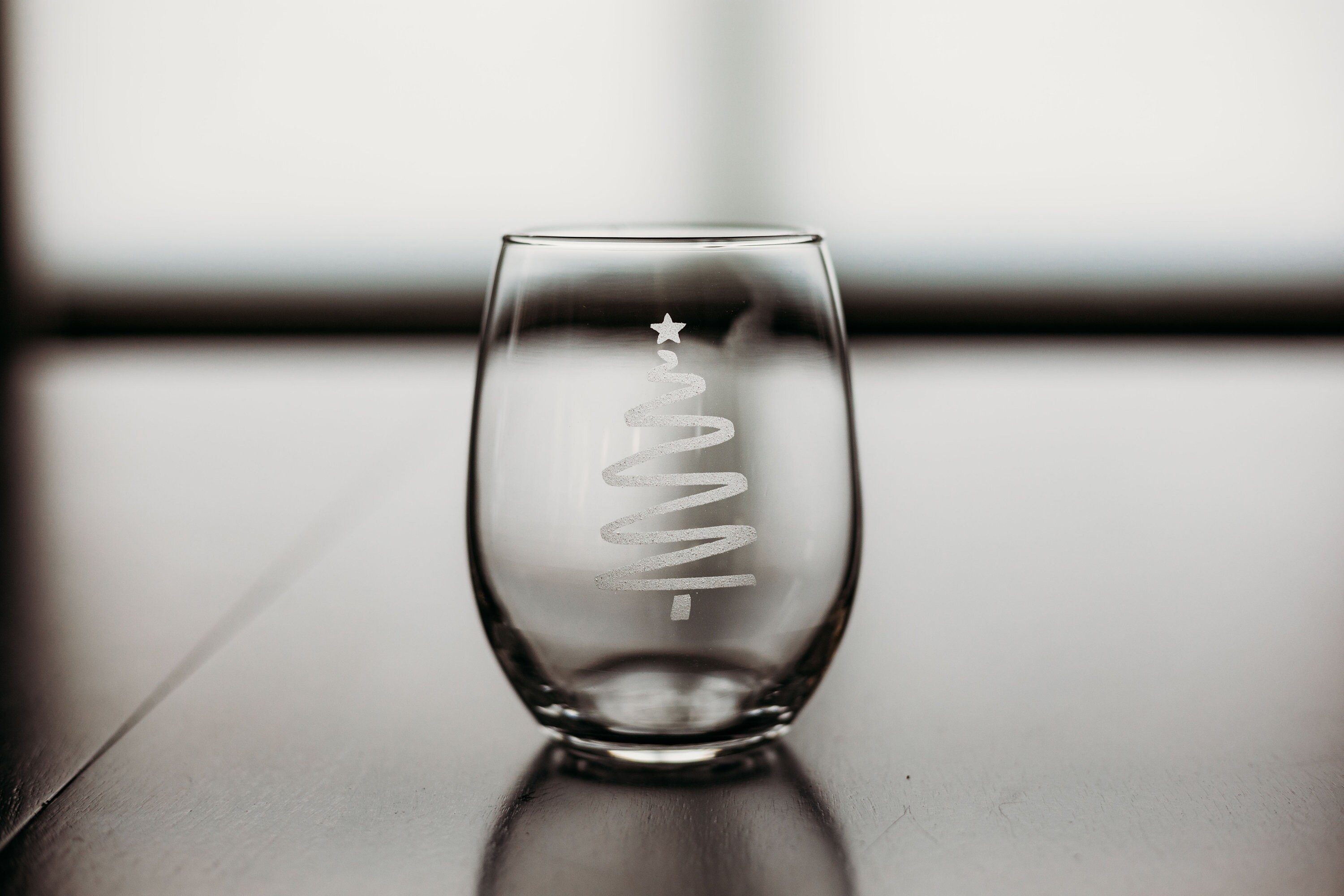 Squiggle Christmas Tree Stemless Wine Glass Etched Glass Christmas Tree ...