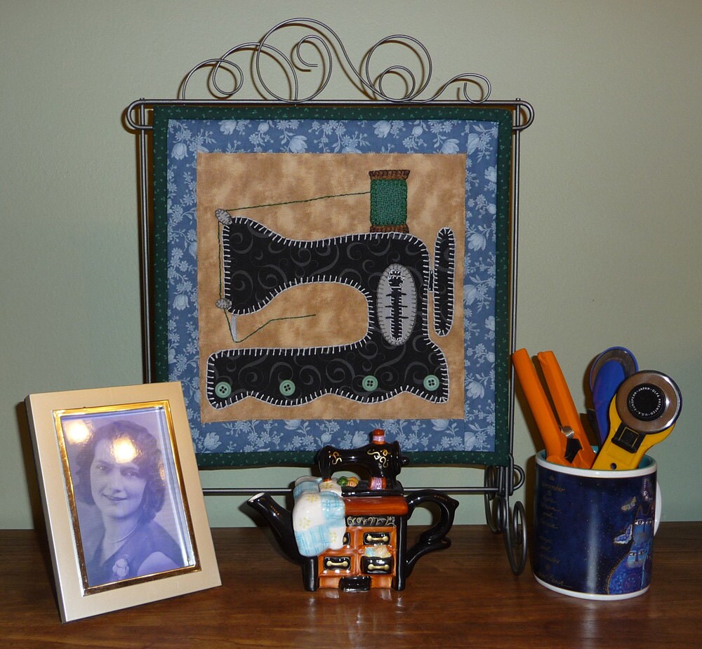 PDF Pattern for Antique Sewing Machine Mini Quilt, Quilted Wall Hanging ...