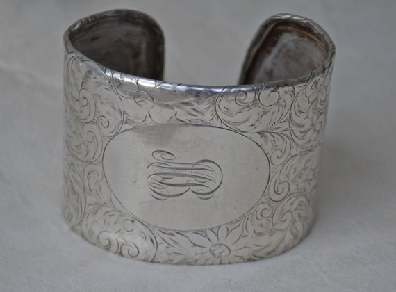 Tiffany and Co. Sterling Silver Antique Cuff Bracelet Sterling Silver Hand Chased Floral Cuff Bracelet Size M Etsy Italia