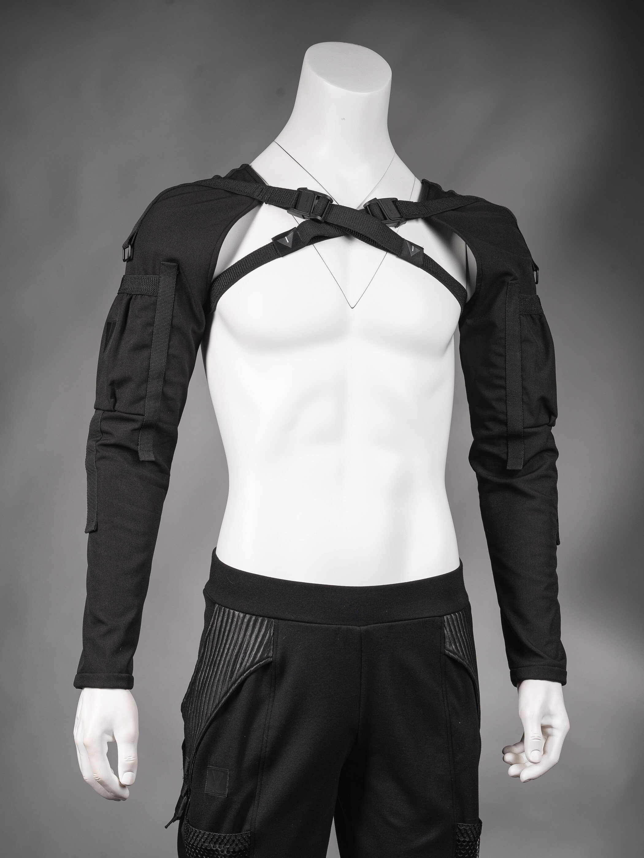 Futuristic Modular Sleeve System – Softshell Arm Harness With Fidlock ...