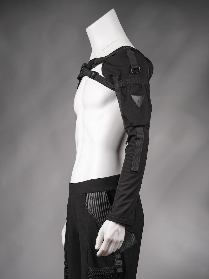 Futuristic Modular Sleeve System – Softshell Arm Harness With Fidlock ...