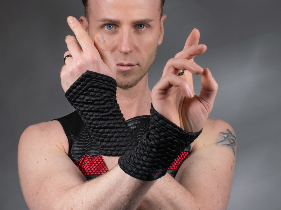 Black Wrist Cuffs, LARP Short Gauntlets - GAU Q10 - Etsy