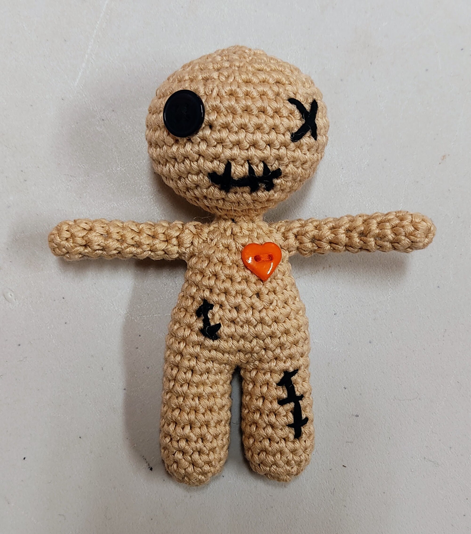 Patrón crochet muñeco vudú amigurumi. Patrón amigurumi muñeco. Patrón ...