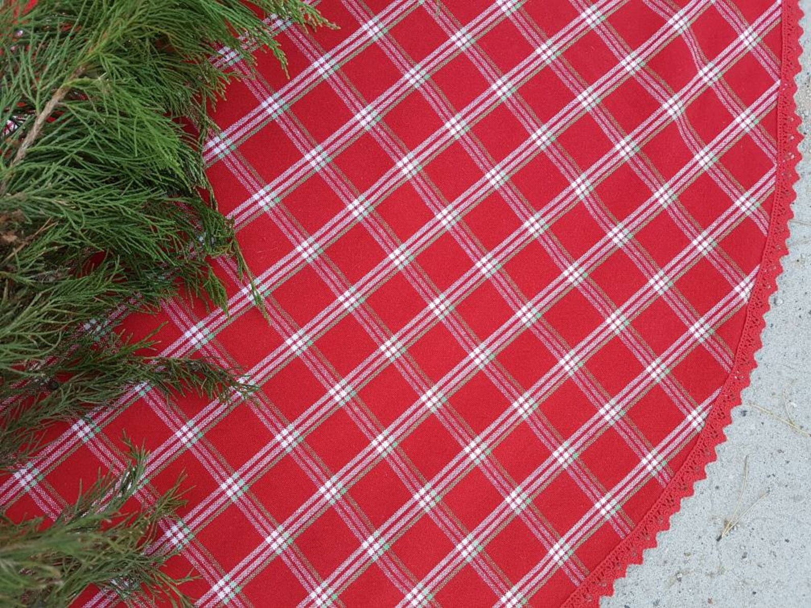 Red Gingham Christmas Tree Skirt Checkered Christmas Ornament - Etsy