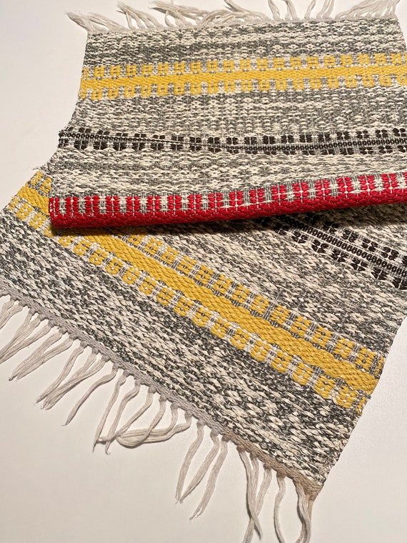 Floor & Rugs Rugs traditional Swedish design Vintage plastic rag rug ...