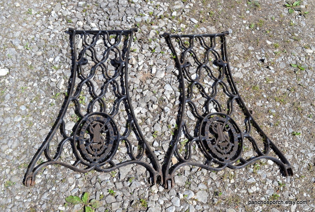 Vintage SINGER Treadle Sewing Machine Cast Iron Legs Parts Black Heavy ...