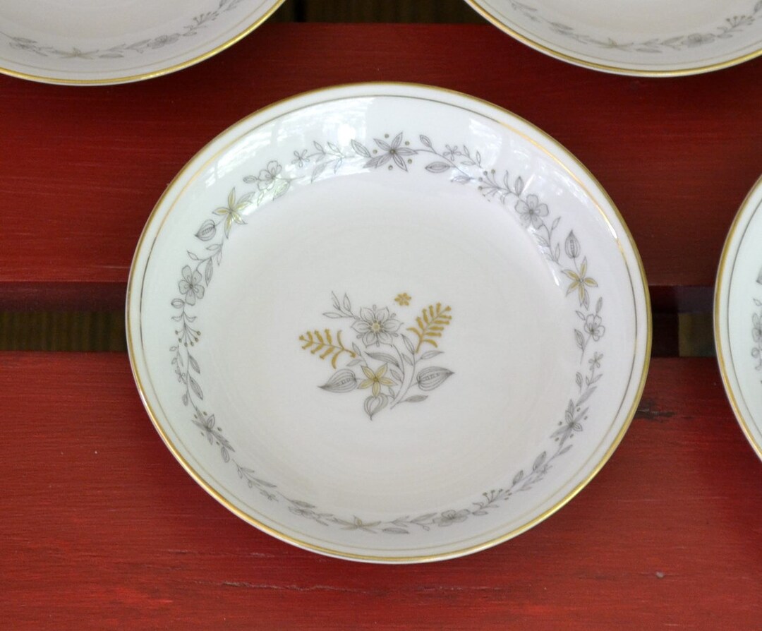 Vintage Wynne Dessert Berry Fruit Bowl Set of 5 by Rose China Floral ...