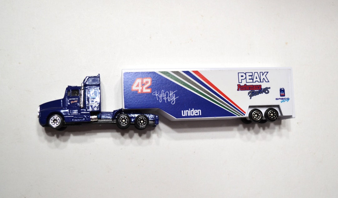 Vintage KYLE PETTY Diecast Transporter 1/64 Scale Peak Performance ...