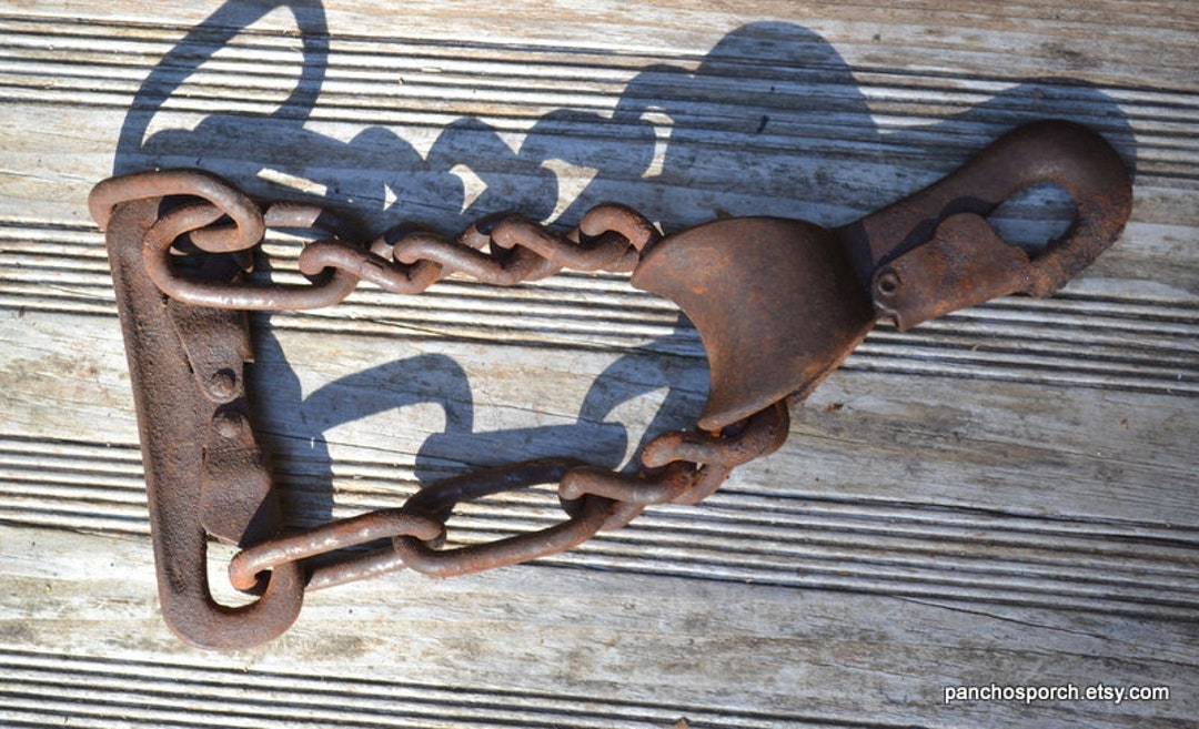 Vintage RUSTY METAL Hook Clip Chain Heavy Duty Industrial Hardware ...