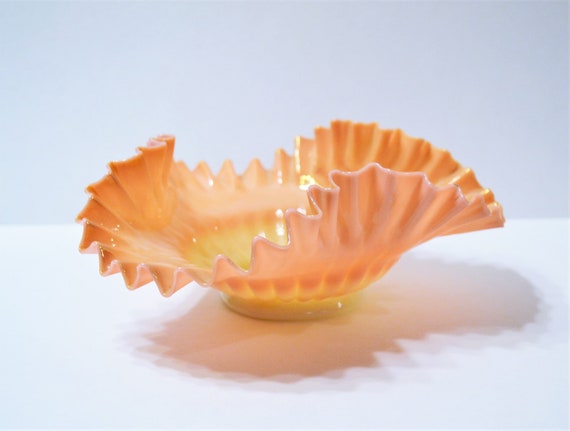 Art & Collectibles Vintage Fenton Art Glass Ruffled Bowl Pale Pink ...
