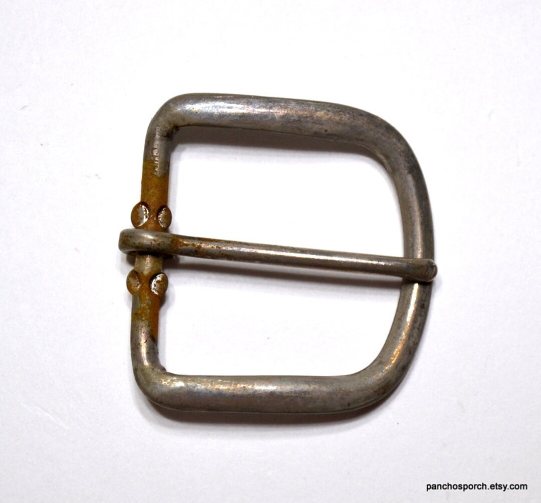 Vintage D Shaped Belt Buckle Fastener Worn Weathered Rusty Metal Buckle ...