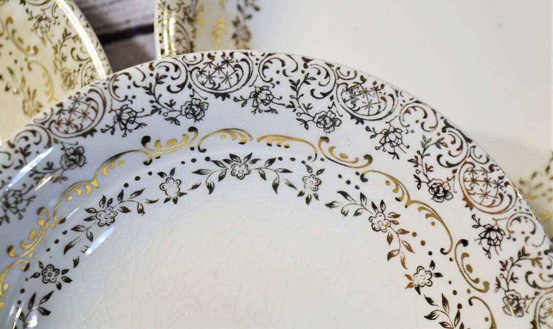 Vintage Gold Filigree Fruit Bowl Set of 6 Creamy White Floral Swirls ...