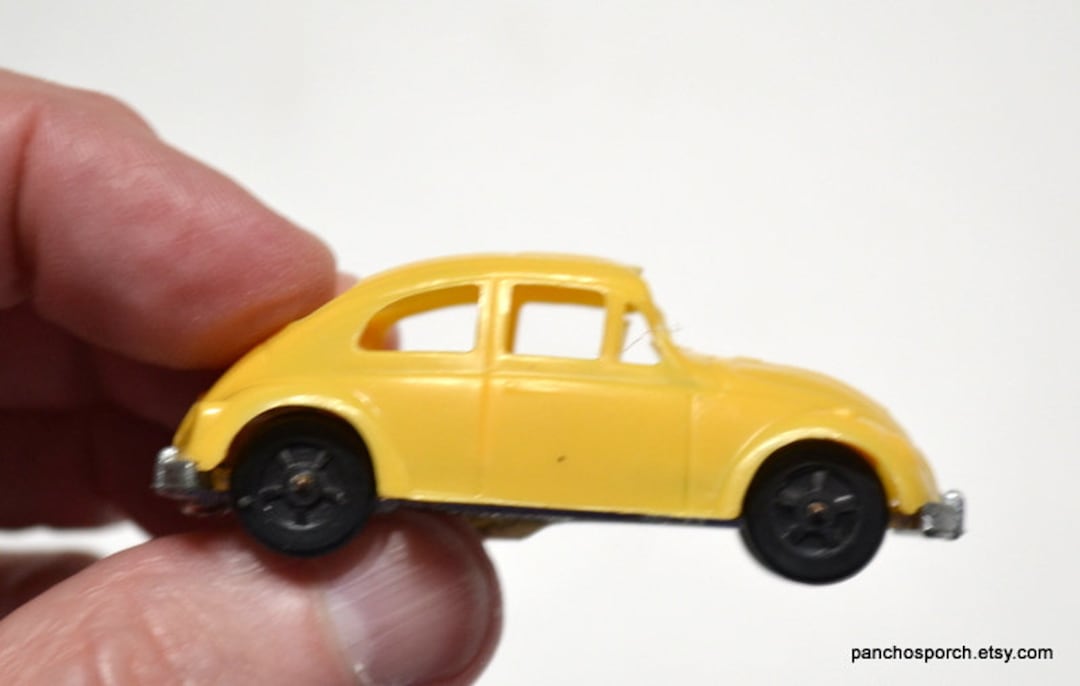 Vintage AURORA Volkswagen Beetle Car Yellow VW 6159 Cracked Cigar Box ...