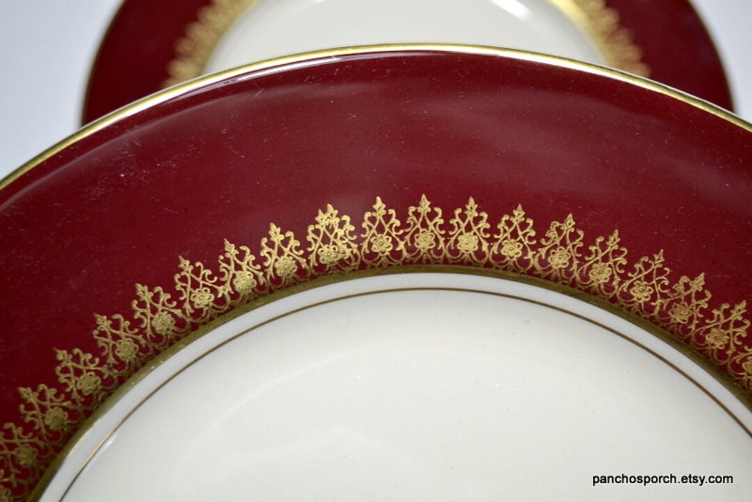 Vintage ELIZABETH II CROWNING Dinner Plate Set of 4 Burgundy Gold Trim ...
