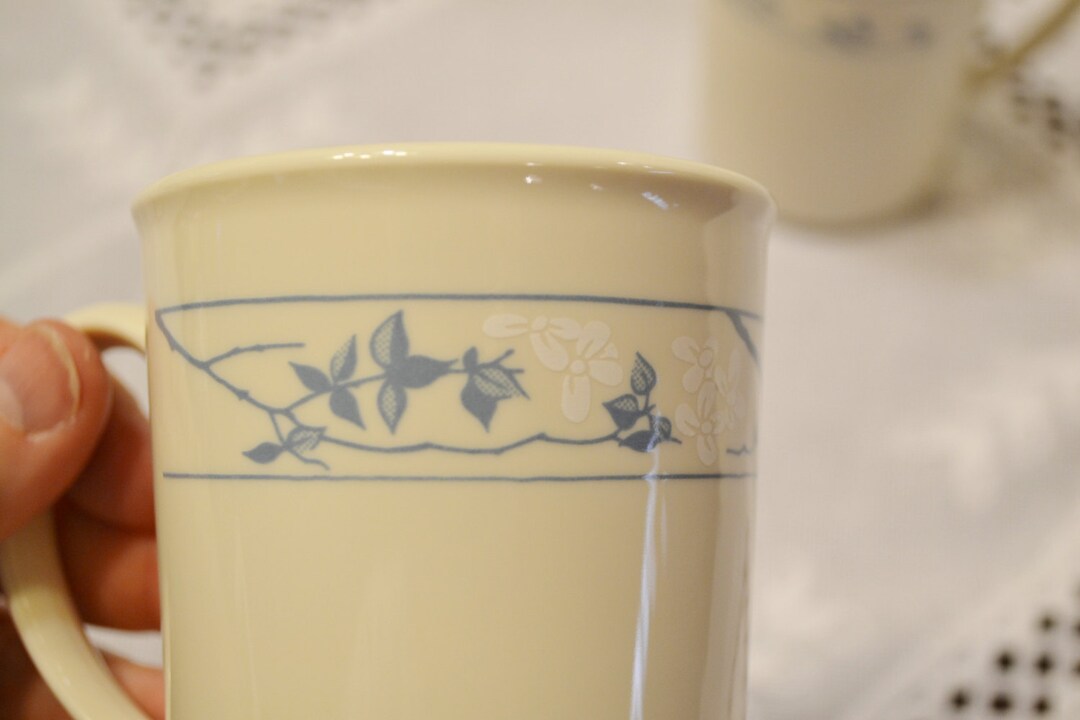 Vintage Corning Mug First Spring Set of 2 Coffee Cup Blue White Floral ...