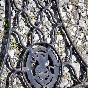 Vintage SINGER Treadle Sewing Machine Cast Iron Legs Parts Black Heavy ...