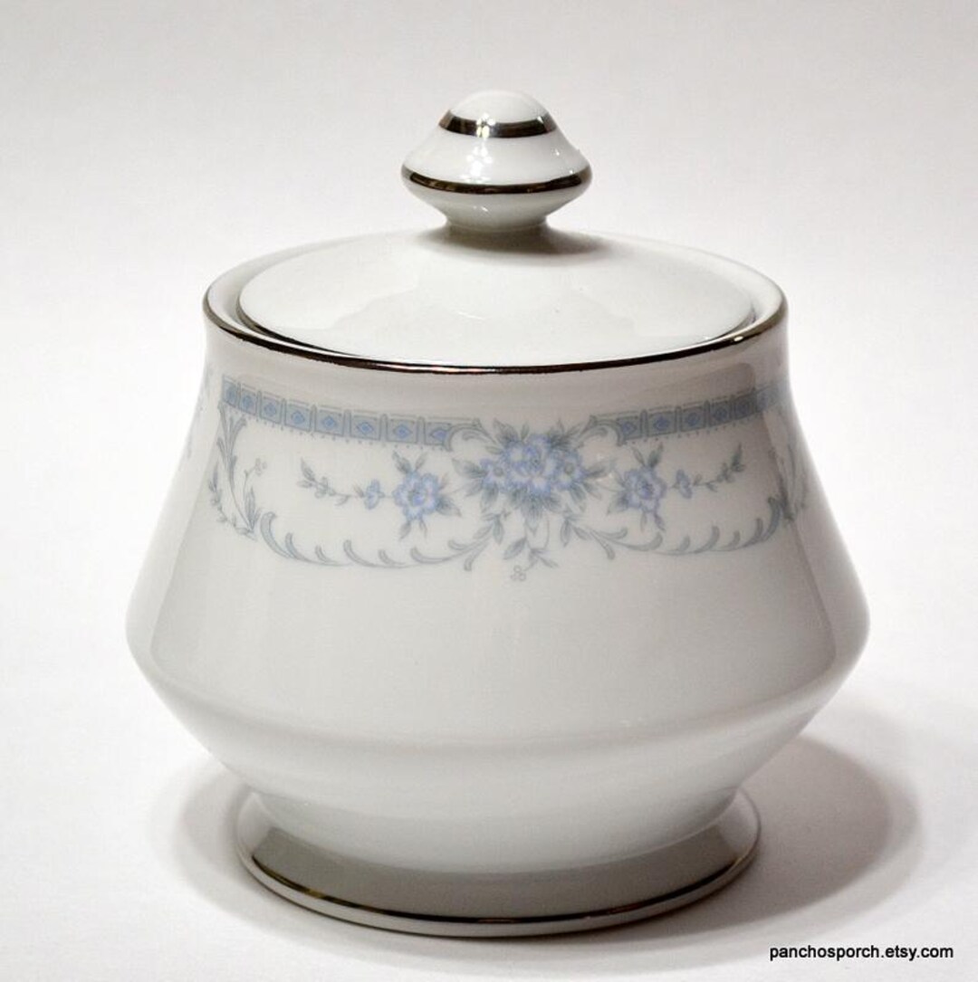 Vintage Sheffield Blue Whisper Sugar Bowl With Lid White Blue Floral ...