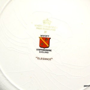 Vintage MYOTT ELEGANCE Dinner Plate Set of 4 Aqua Blue Leaf Berry Fruit ...