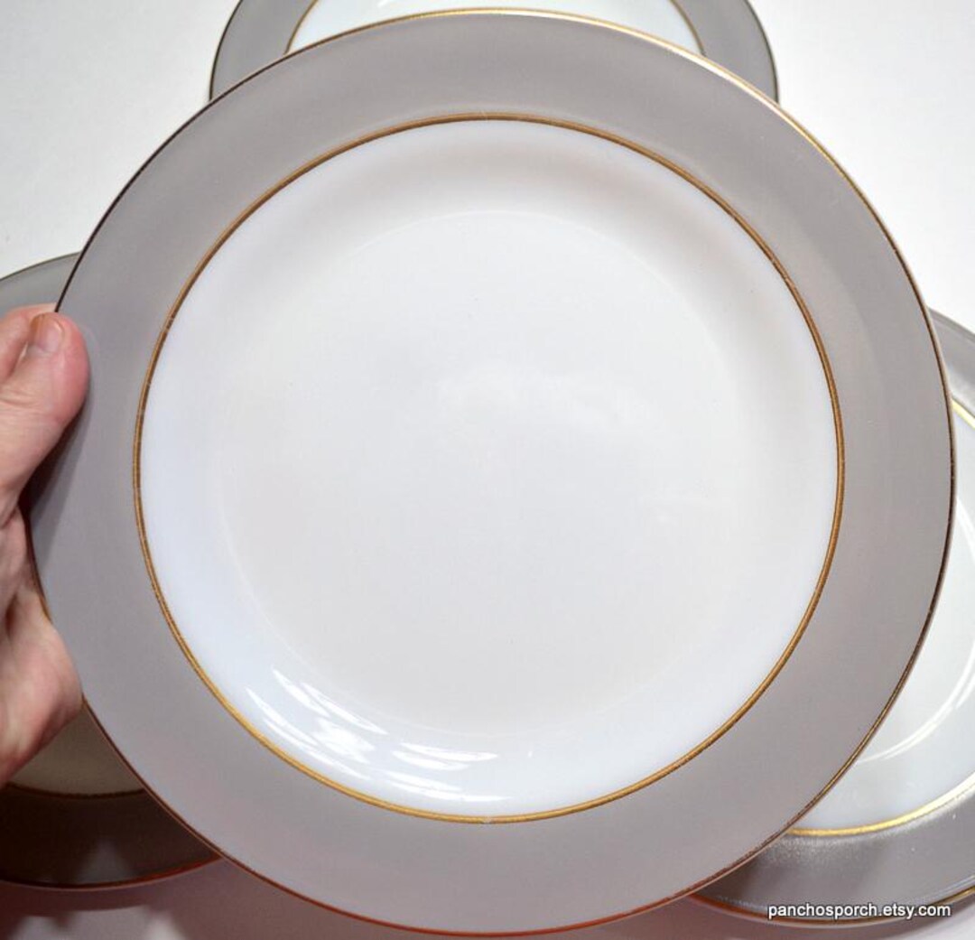 Vintage 1950s PYREX Dove Gray Dinner Plates, Set of 4 - Etsy
