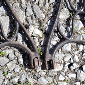 Vintage SINGER Treadle Sewing Machine Cast Iron Legs Parts Black Heavy ...