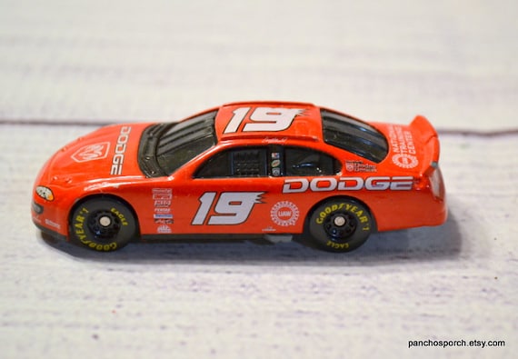 Nascar Nationwide Diecast Vintage Dodge Intrepid 19 Die Cast Car Red