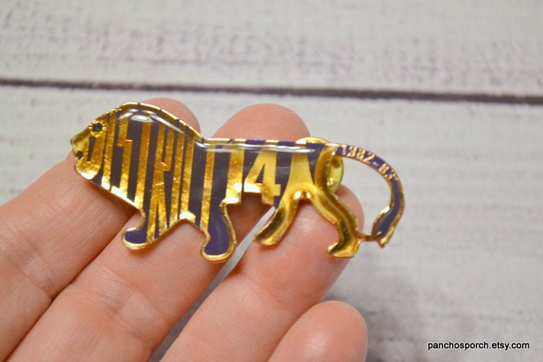 Vintage Lions Club Pin: 1980s Gold Tone Lion Lapel Pin - Etsy