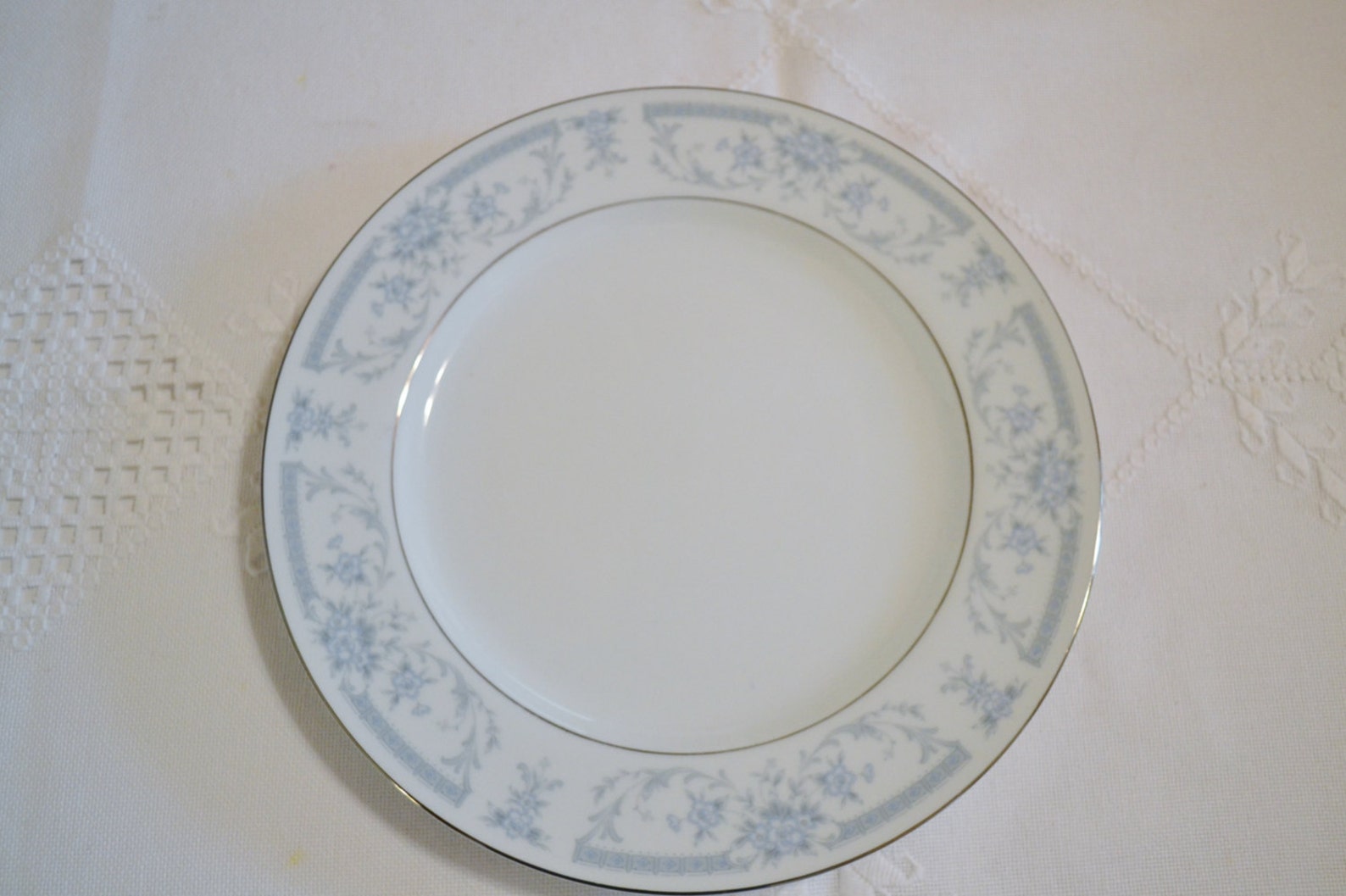 Vintage Sheffield Blue Whisper Dinner Plate Set of 4 White - Etsy