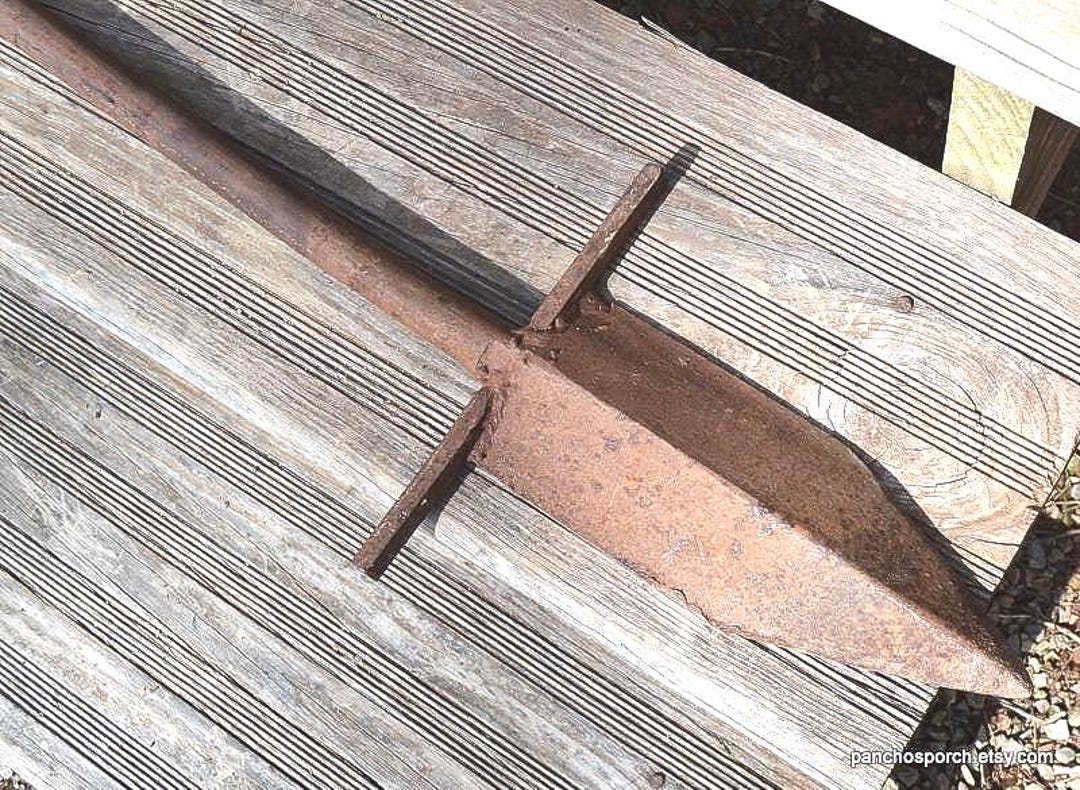 Vintage Metal Digging Tool Garden Tool Edger Cast Iron Peaked Hand Tool ...