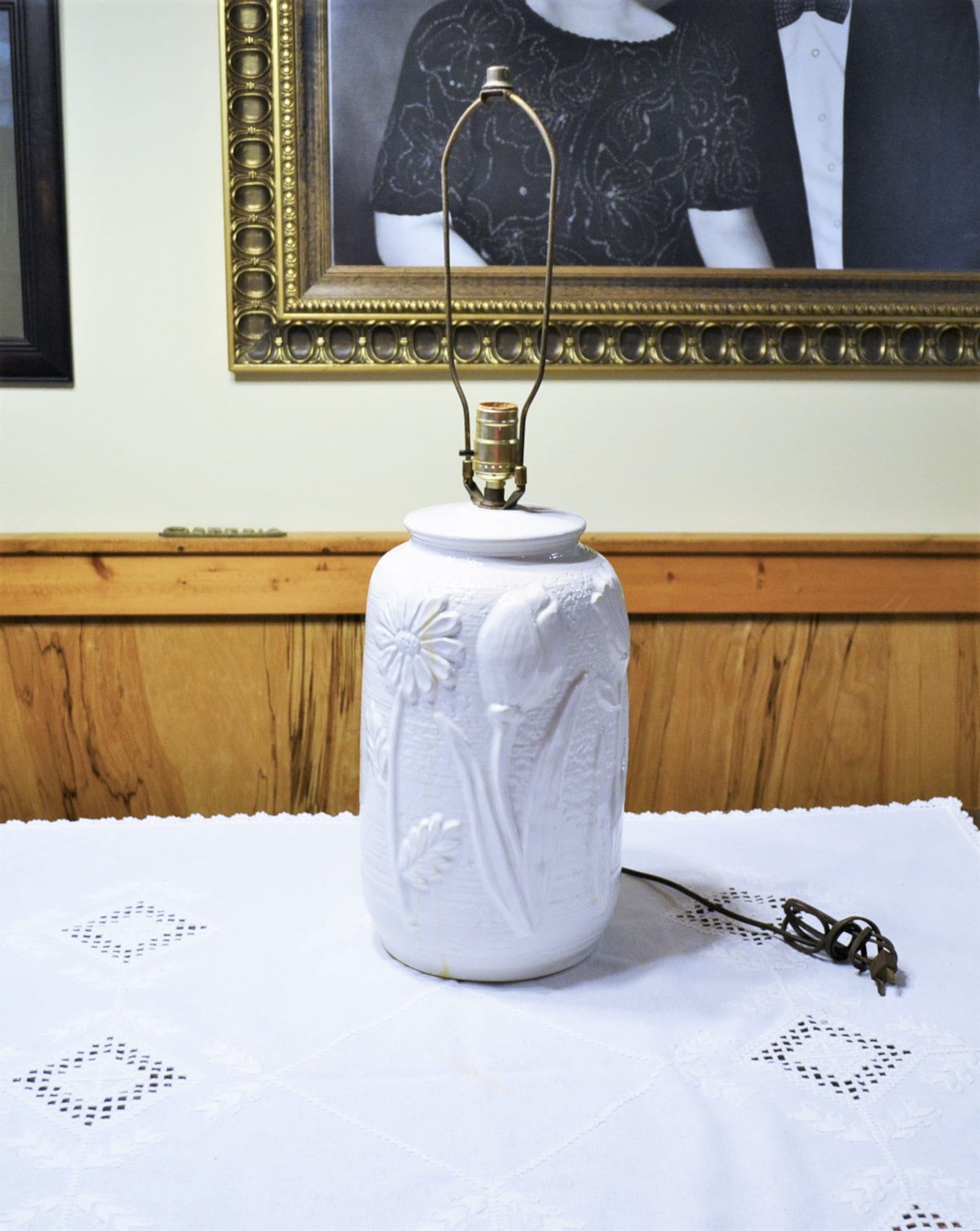 Vintage White Ceramic Table Lamp Floral Flowers Daisy Tulip - Etsy